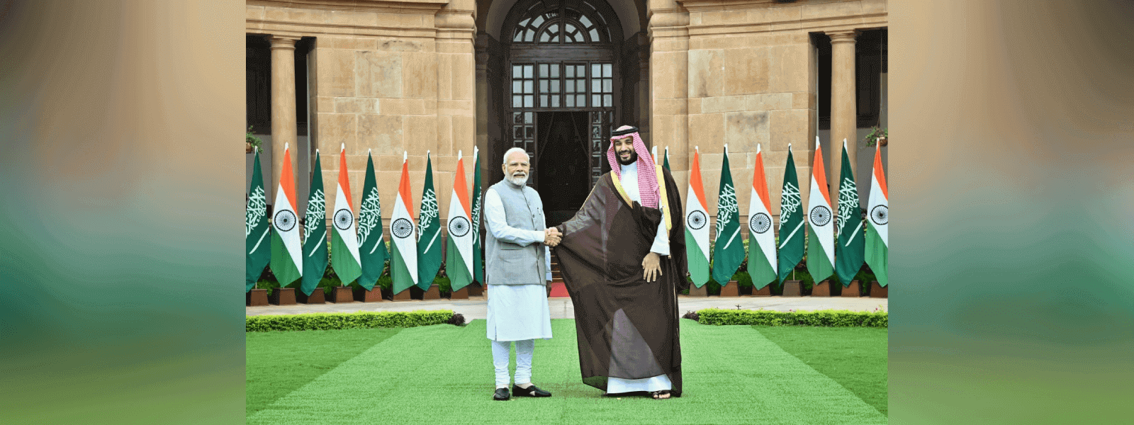 Prime Minister Shri Narendra Modi welcomed Crown Prince & Prime ...