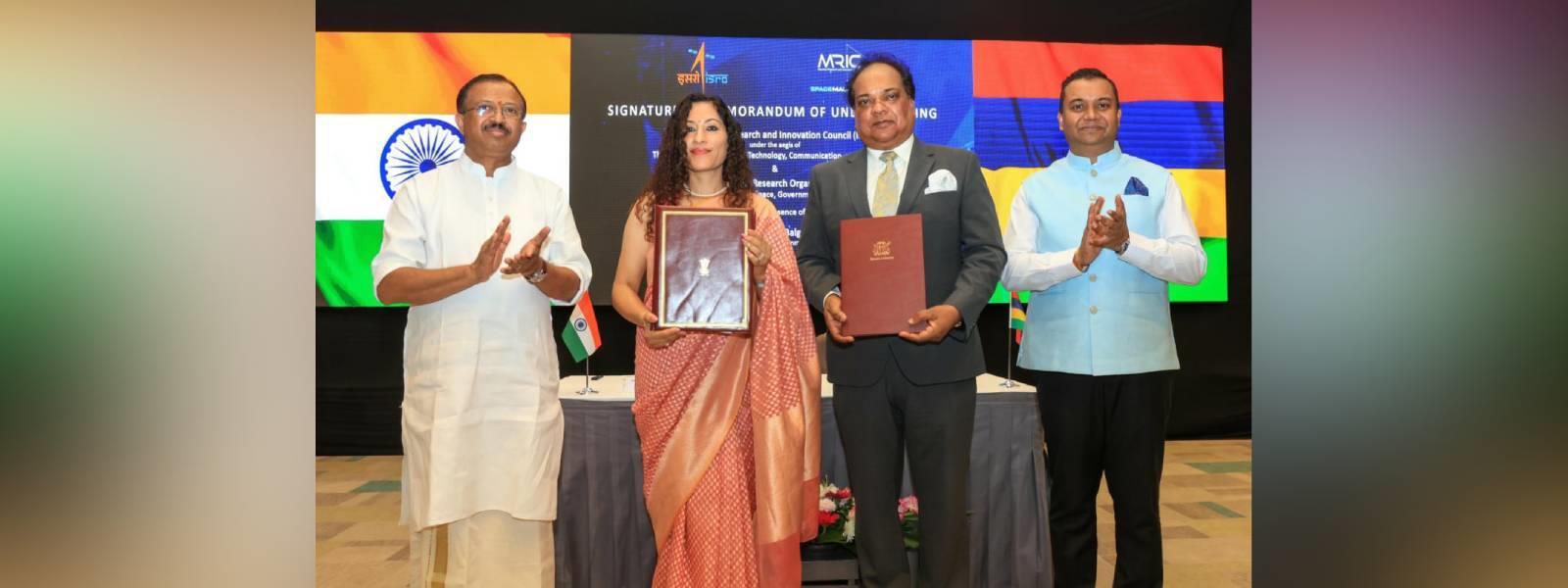 Minister of State for External Affairs, Shri V. Muraleedharan and H.E ...