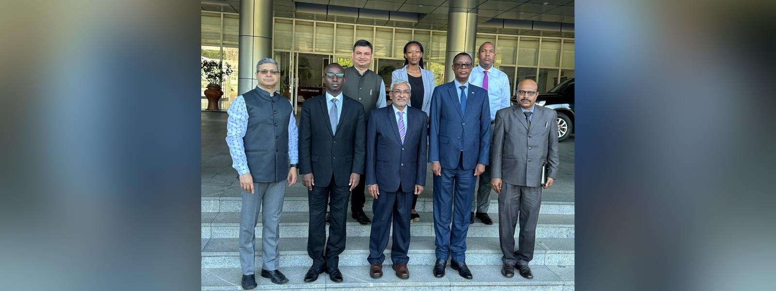 Secretary (ER), Shri Dammu Ravi called on H.E. Mr. James Kabarebe ...