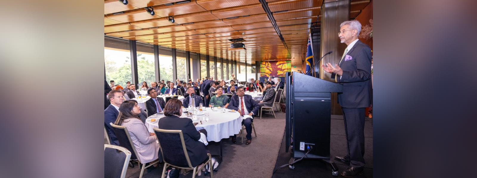 External Affairs Minister, Dr. S. Jaishankar met members of diaspora ...