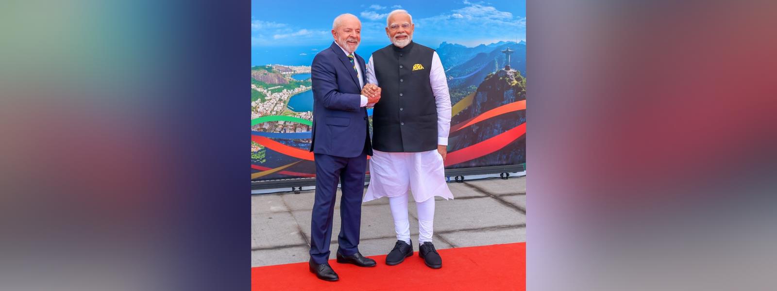 Prime Minister, Shri Narendra Modi warmly welcomed by President of Brazil, H.E. Mr. Lula da ...