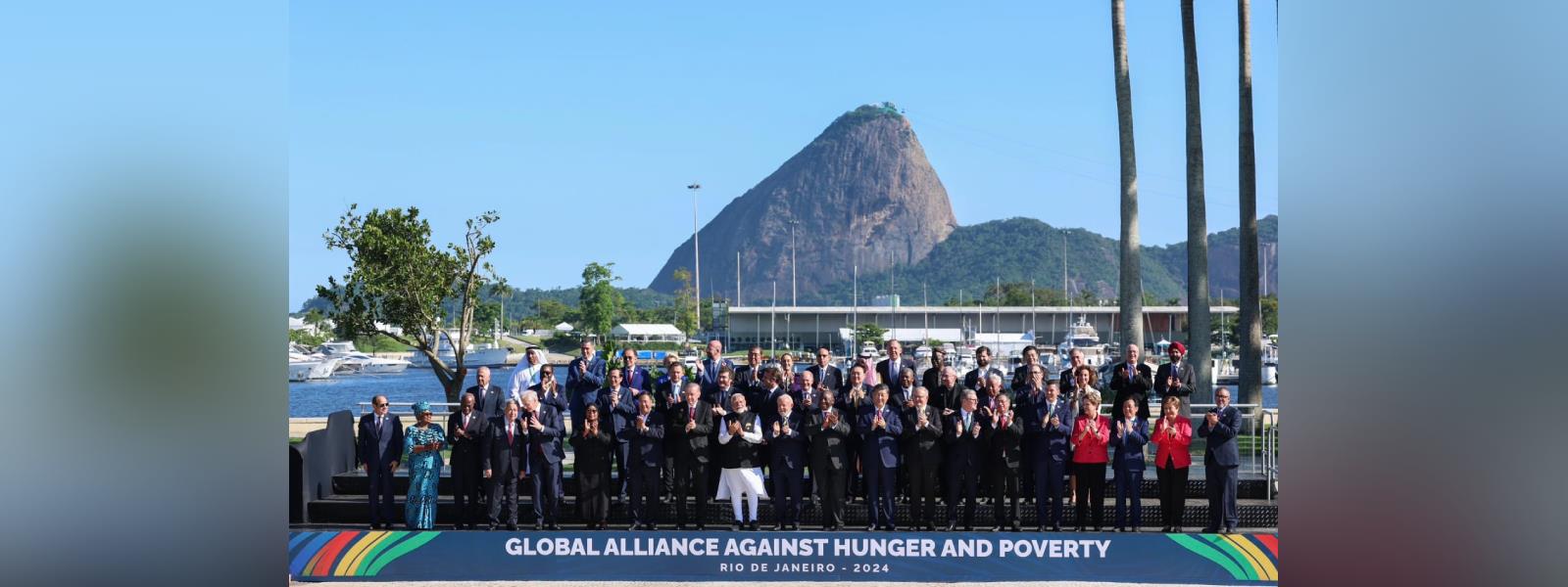 Prime Minister, Shri Narendra Modi with other G20 Leaders in Rio de ...