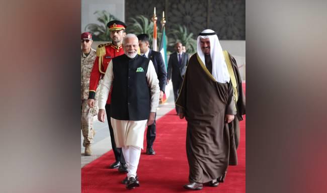 Prime Minister Shri Narendra Modi received by Prime Minister of Kuwait ...