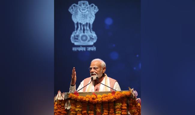 Prime Minister Shri Narendra Modi along with Prime Minister of Mauritius, H.E. Dr. Navinchandra ...