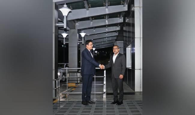 Minister of Foreign Affairs of Maldives, H.E. Mr. Abdulla Khaleel ...